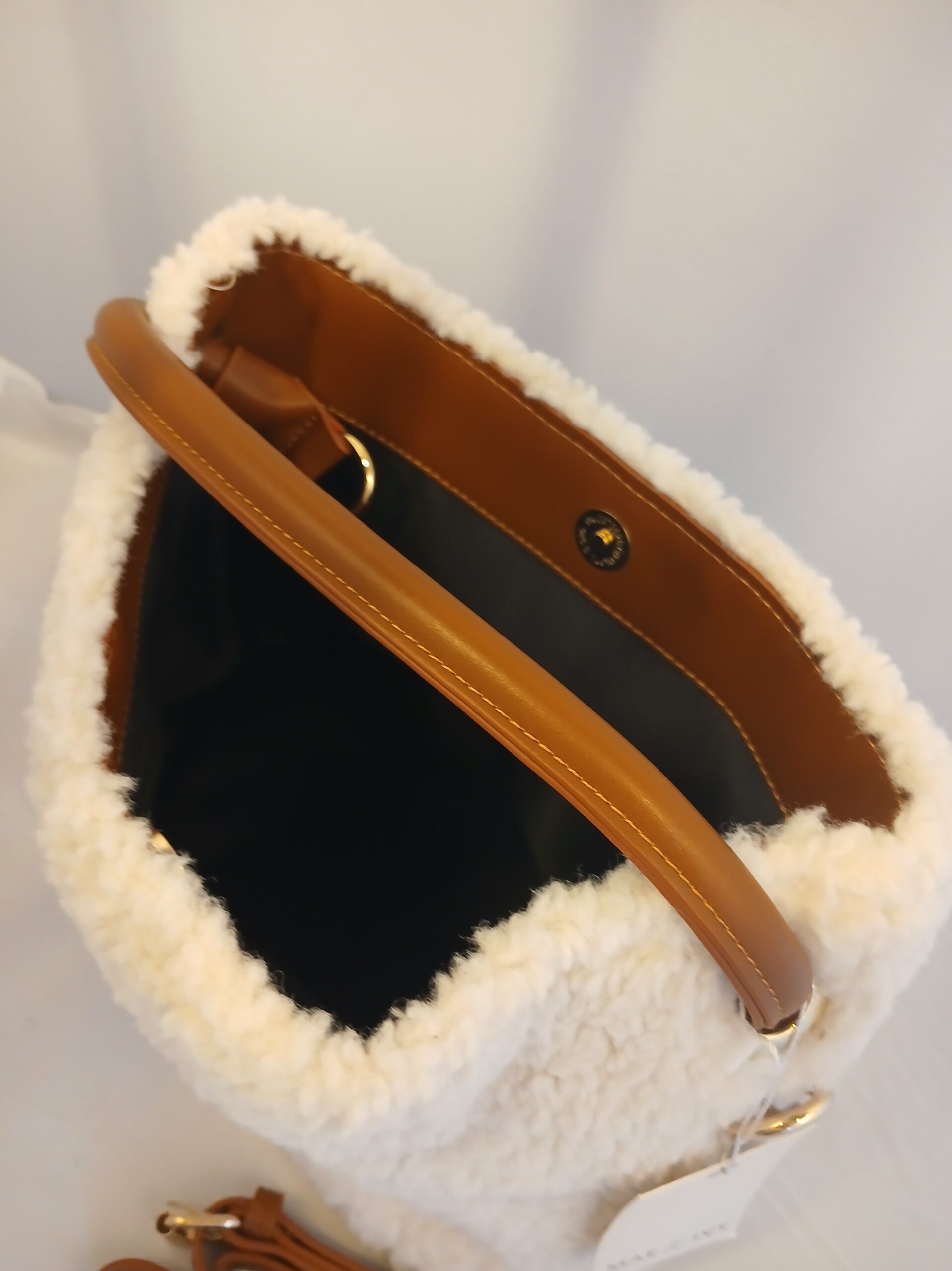 Dutch design MAE & IVY handtas - schoudertas - teddy - De Sieraden Zusjes